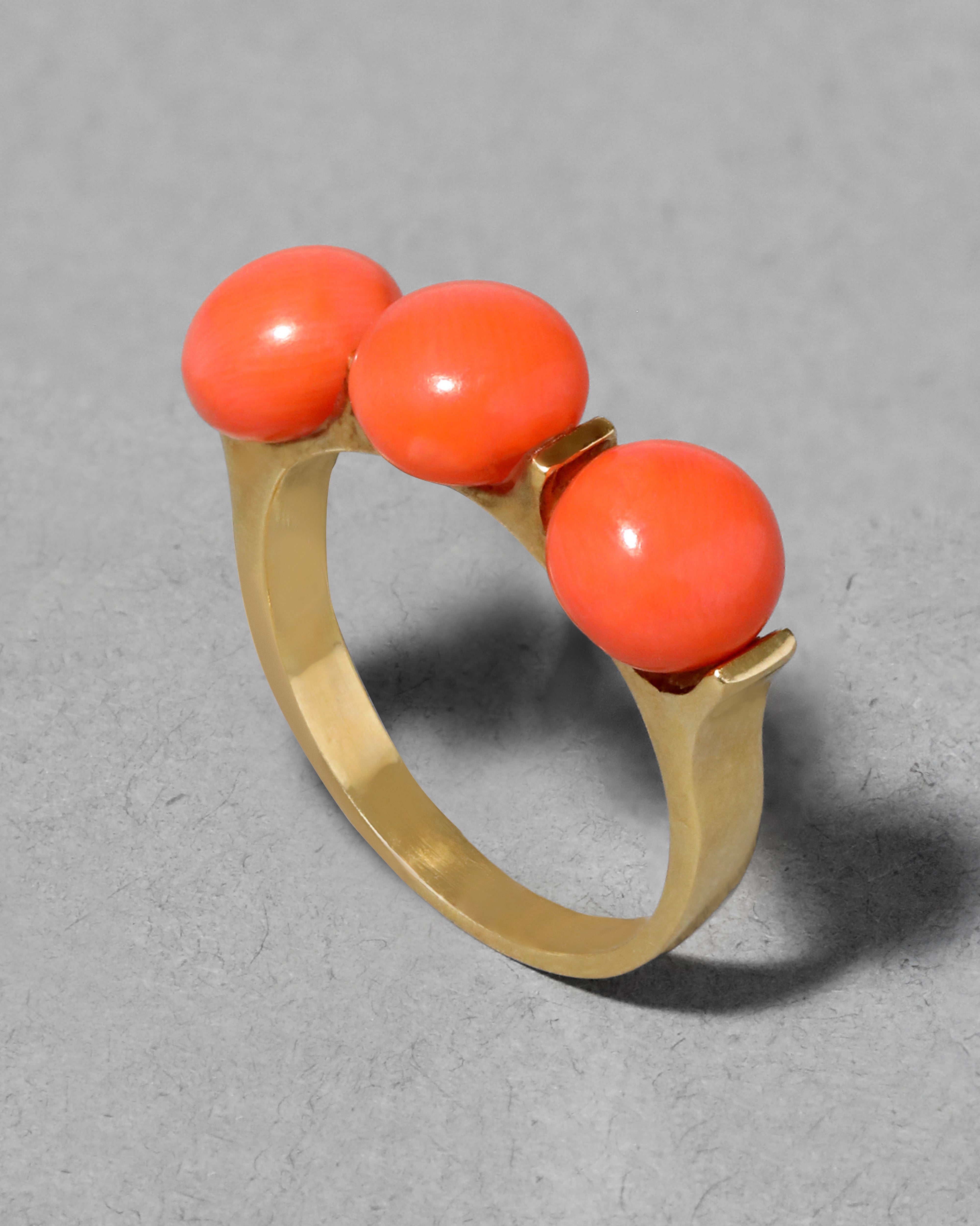 Vintage 1960s 10k Gold with Coral Cabachon Trio Ring