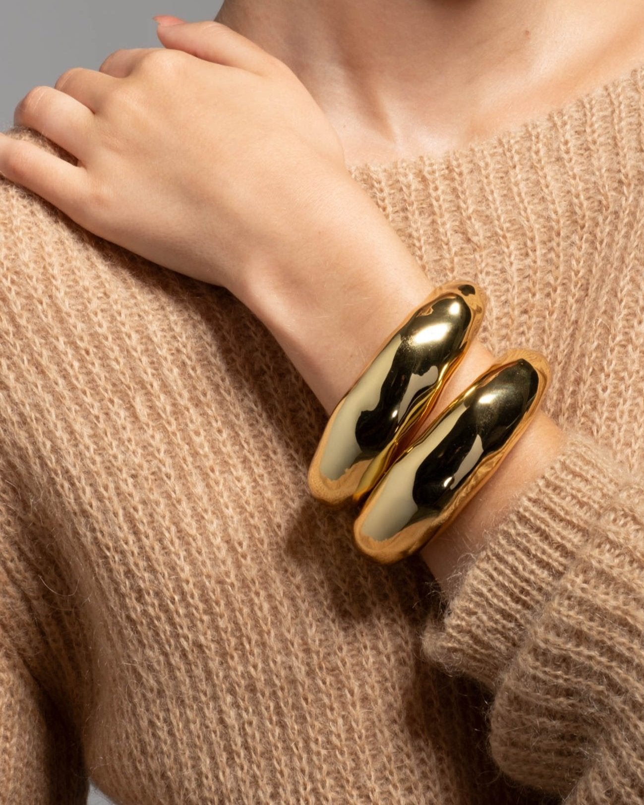 Large Molten Hinged Cuff Bracelet | ALEXIS BITTAR
