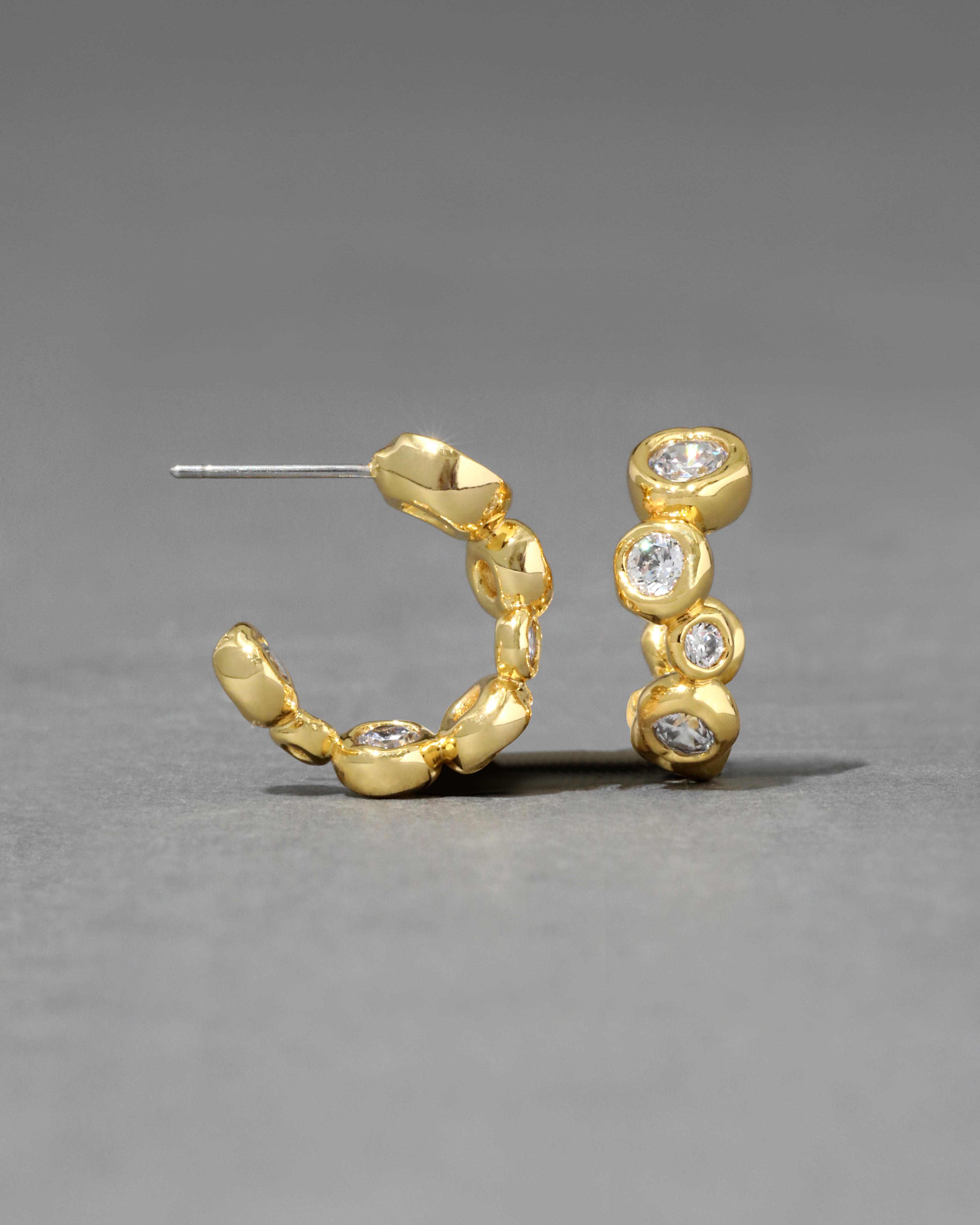 Asterales Gold Small Hoop Earrings | 14k Gold Plated Hoop Earrings