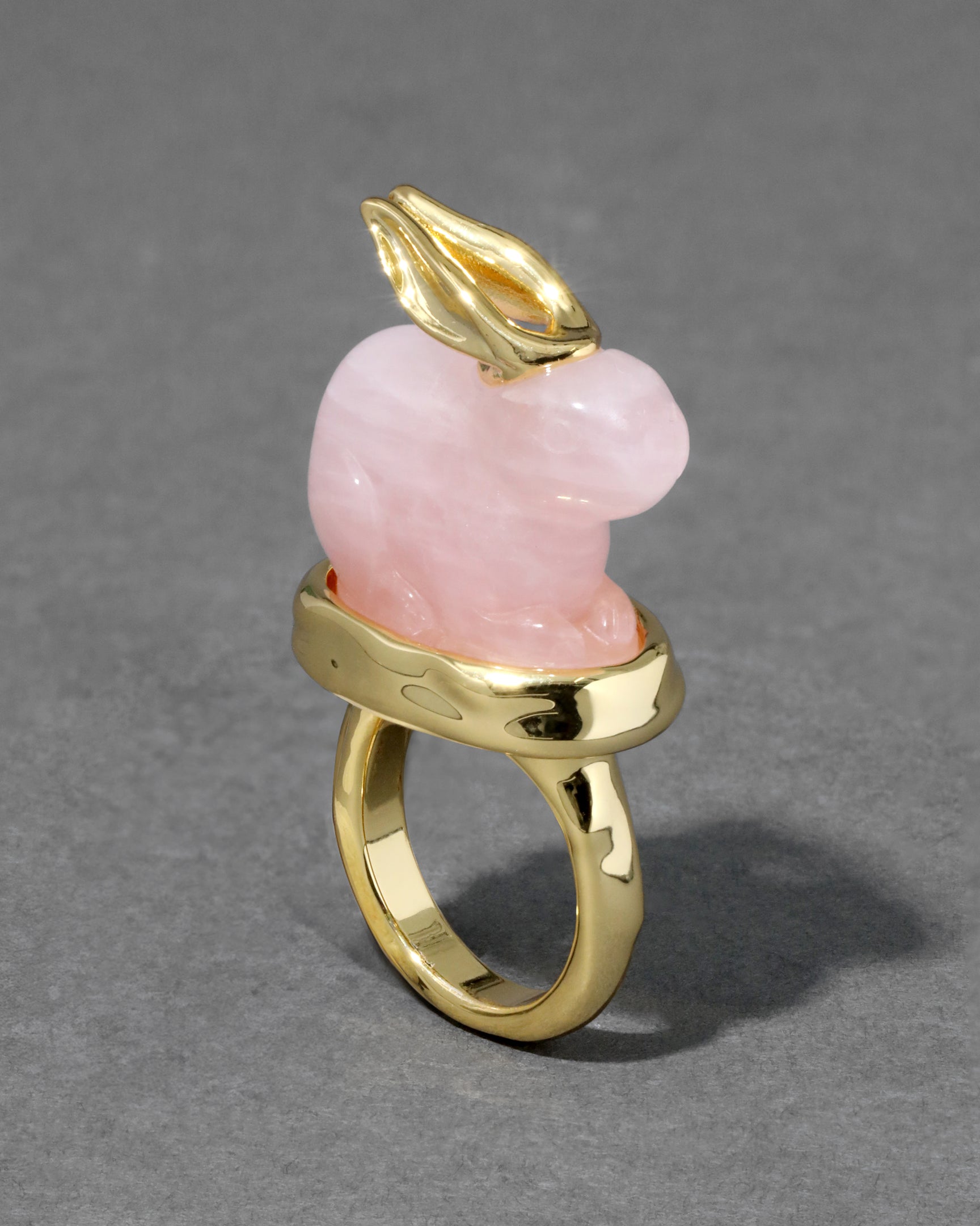 Bunny Pendant Ring Made of Rose Quartz | Pink Bunny Ring