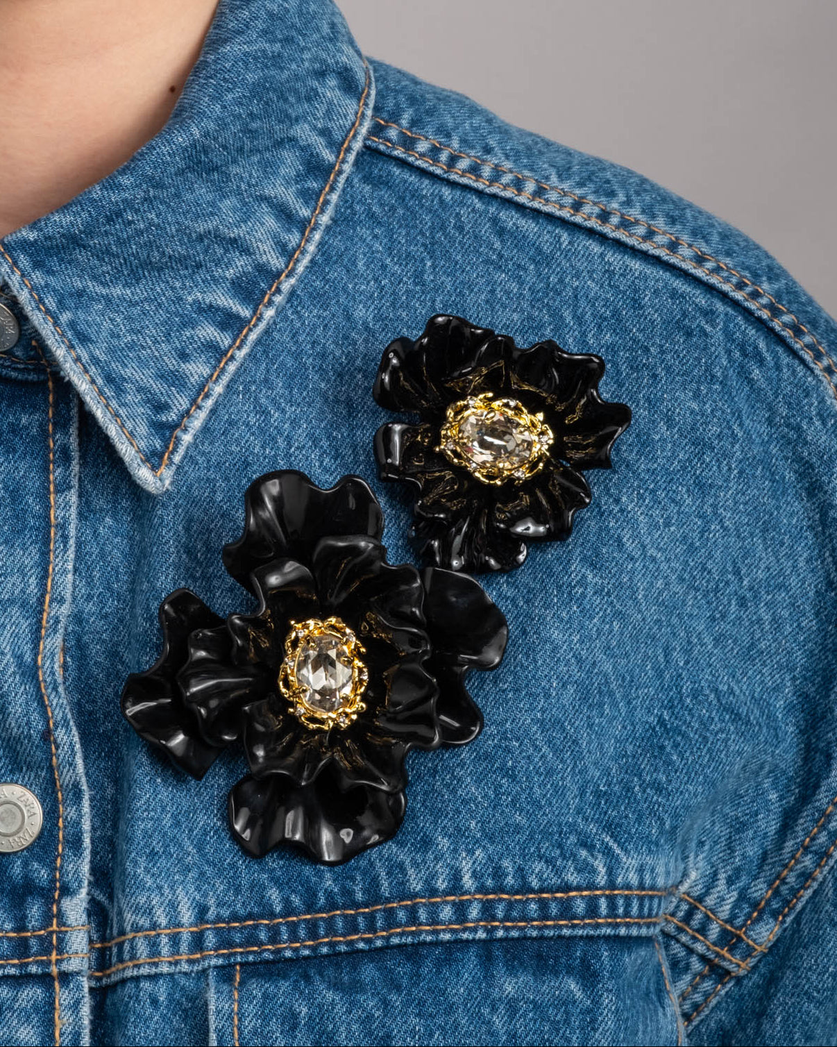 Black Poppy Resin Pin | Crystal Black Pin