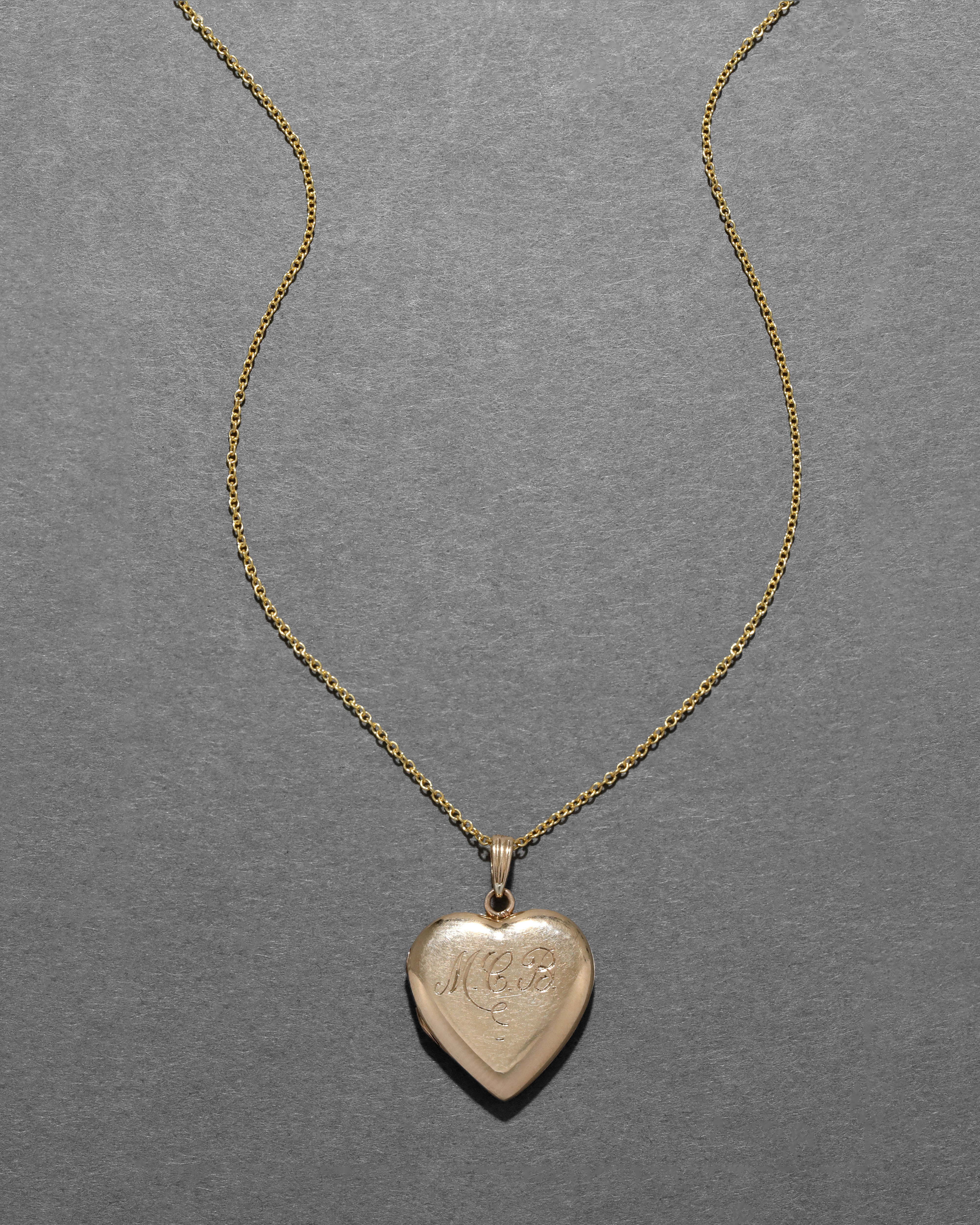 Vintage 1930s 14k Gold Fill Engraved Heart Locket Necklace